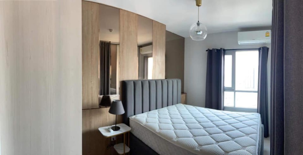 For rent Chapter One Shine, Bang Pho, Chao Phraya River view. The room is fully furnished, don't ...